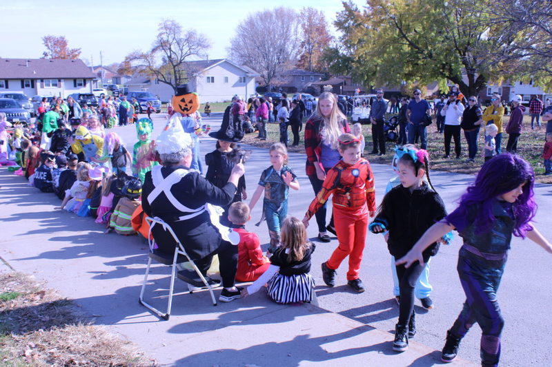 Ekstrand Halloween Parade | Central DeWitt School District